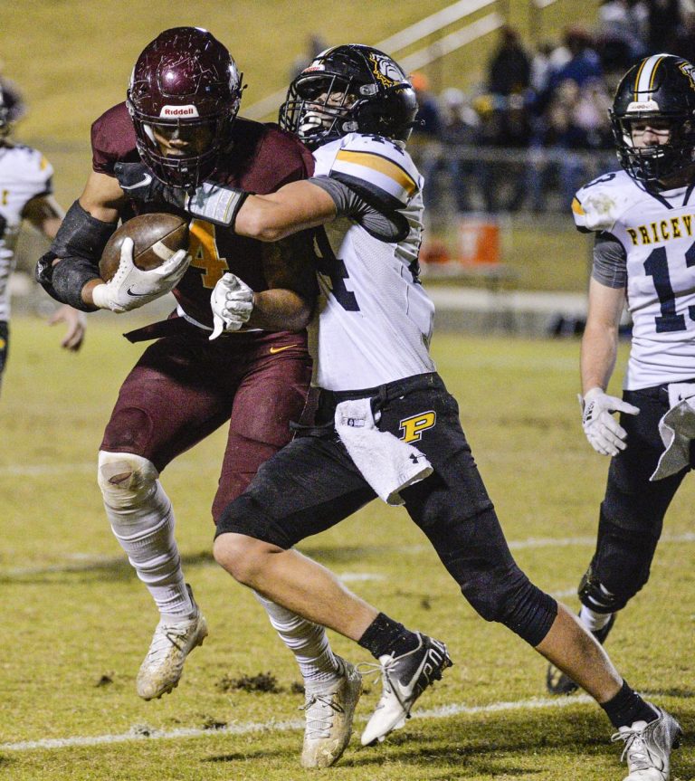 Mustangs Hogtie Bulldogs; No. 1 Madison Academy Defeats Priceville In ...