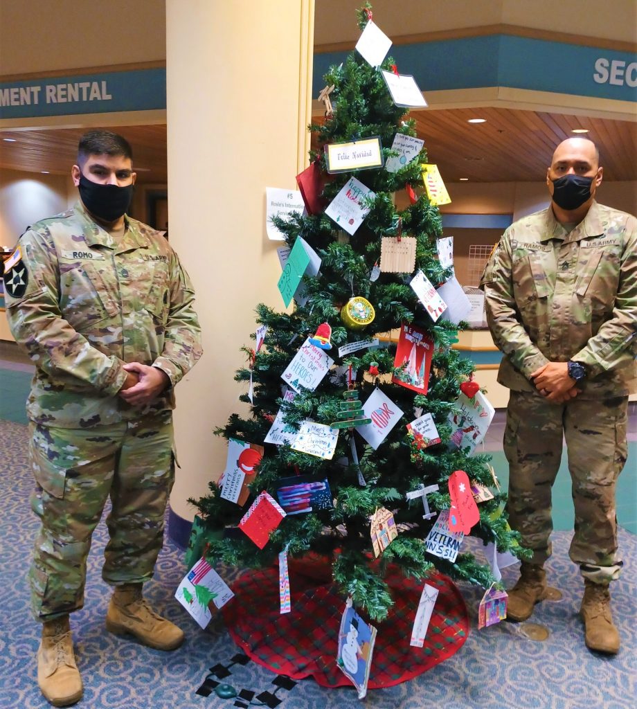 ‘Lighting of the Soldiers Tree’ honors deployed military and families ...