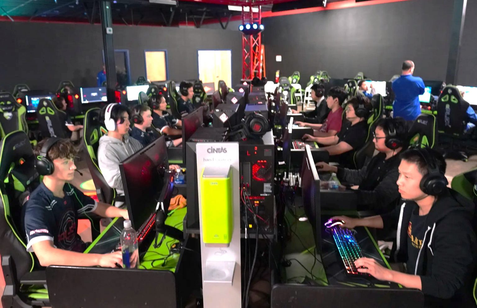 Esports’ popularity booms as colleges offer scholarships - news