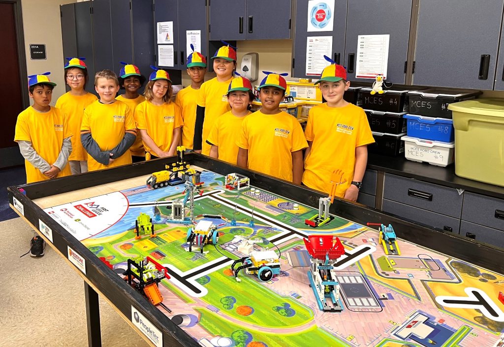Mill Creek Robo-Crew take Breakthrough Award at UAH - news