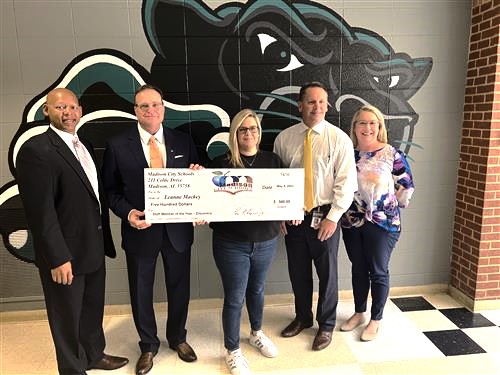 Mackey honored as Discovery’s ‘Staff Member of the Year’ - news