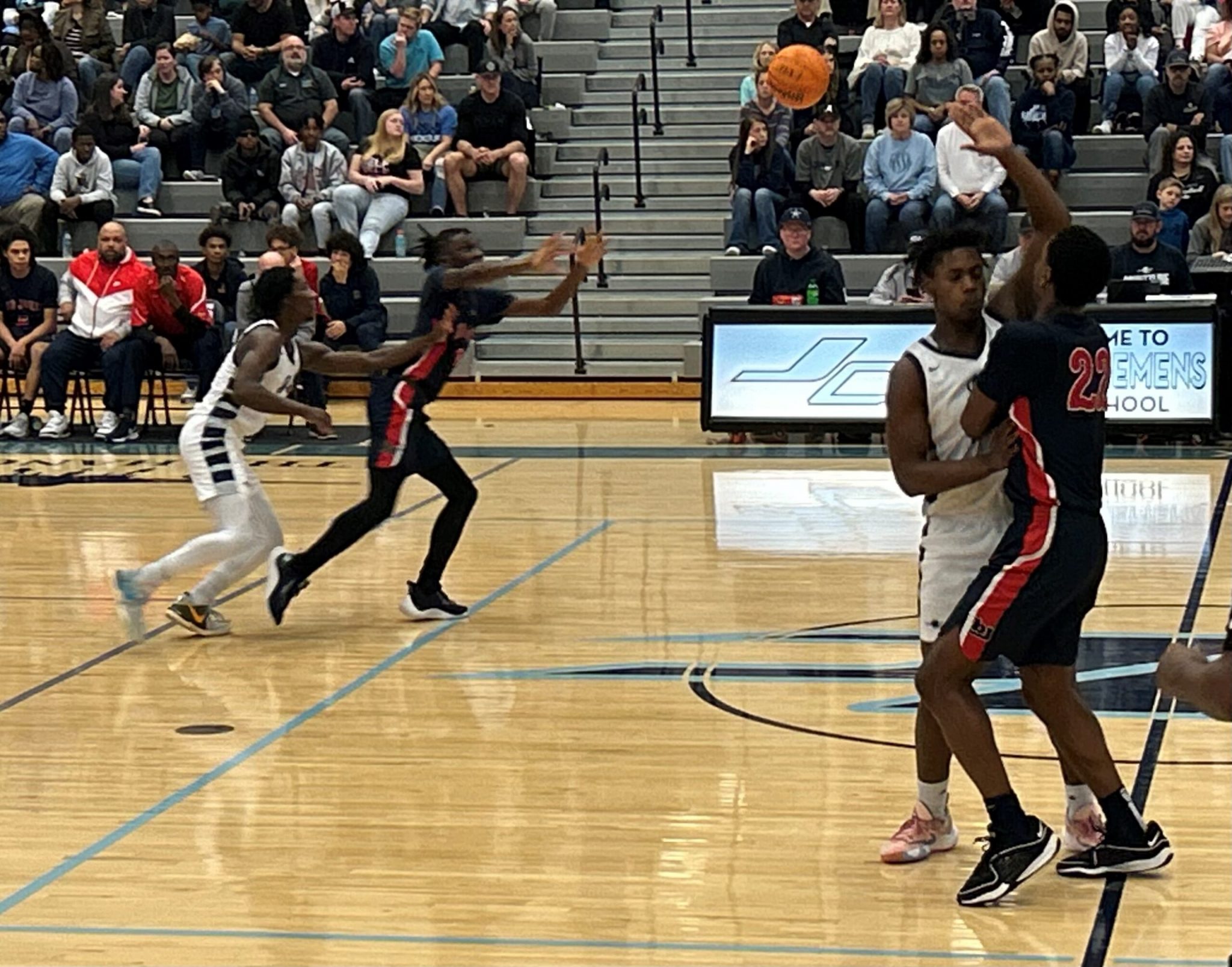 Johnson, Patriots down James Clemens at "The Hangar" - news