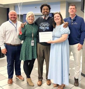 Dr. Kerry Donaldson honored as ‘Alabama PTA Principal of the Year’ - news