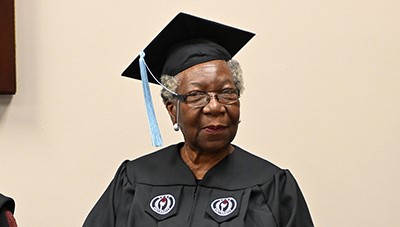 79-year-old Angerline Day earns bachelor's degree from Troy University ...